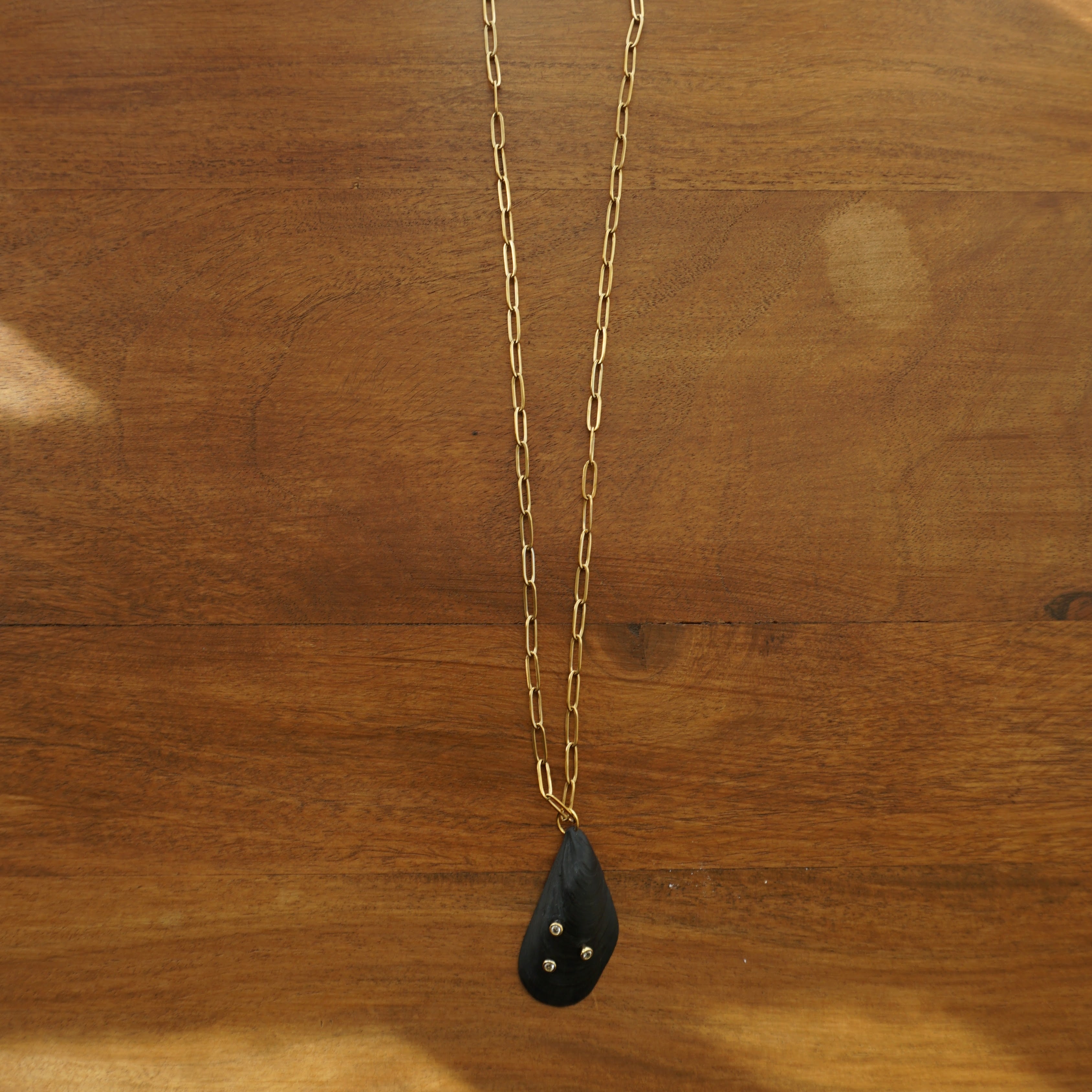Necklace Mussel shell valve – invocarte
